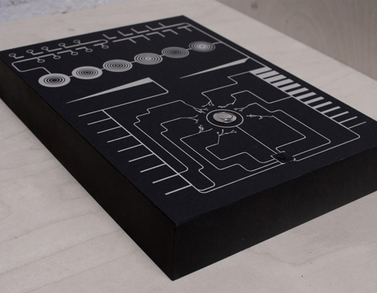 Merlin Baum: Papier Synthesizer
